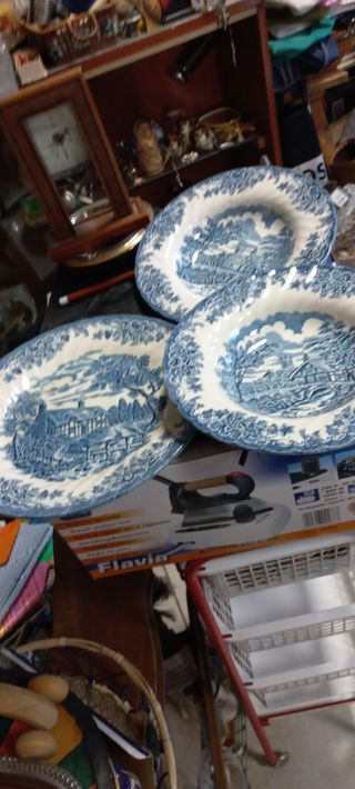 3 piatti azzurri 1 piano 2 fondi