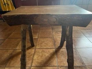 tavolino artigianale antico