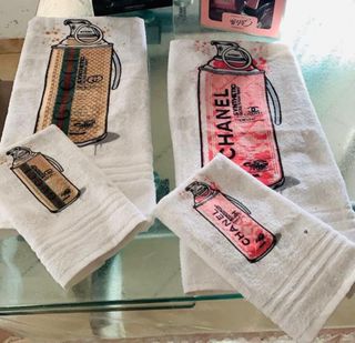 Coppia asciugamani 22€