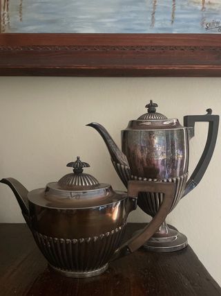 Coppia di teiere inglesi in argentone