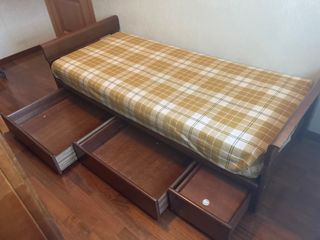 Letto in legno stile navale con materasso