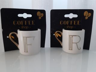 Tazze da caffè con iniziale
