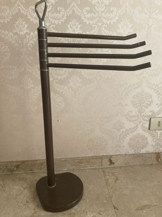 Piantana porta asciugamani