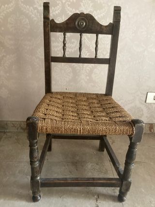 Due sedie stile antico, paglia intrecciata