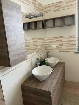 Mobiletto bagno con 2 lavabo