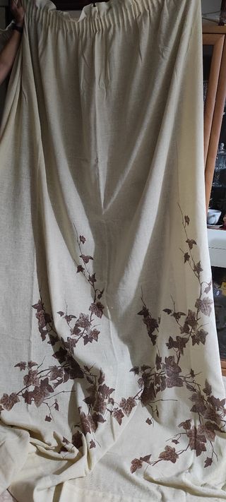 N. 2 tende con disegno di foglie