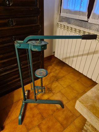 Tappatrice a colonna x tappi in sughero
