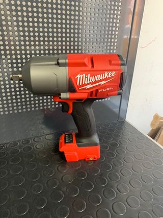 avvitatore 1/2 milwaukee 1350 nm