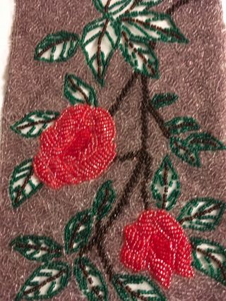 Pannello ricamato vintage con perle