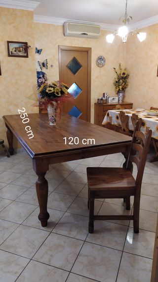 Tavolo rustico con 6 sedie