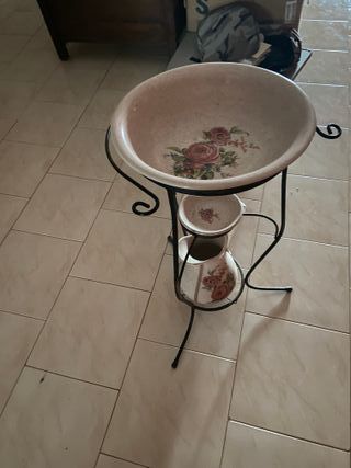 Lavamani in ferro battuto attrezzatura in ceramica