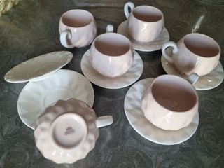 Set tazzine con piattini di porcellana