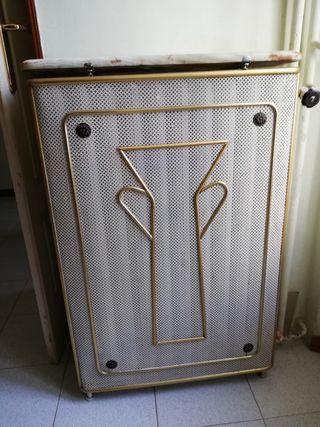 copricalorifero metallo e marmo