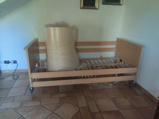 Vendo letto ospedaliero