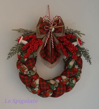 Ghirlanda intrecciata