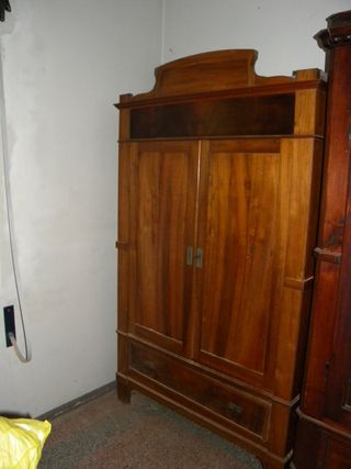Armadio antico del 1920 1930 in noce chiaro, 2 ant