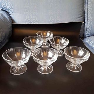 Set composto da 6 coppette da dessert, in vetro