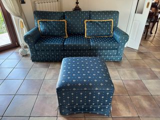 Set Divani 3+2 posti con pouf