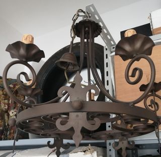 Lampadario in ferro battuto