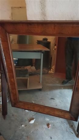 vendo specchiera antica con cornice in legno noce