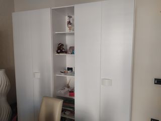 Armadio due ante con mensole