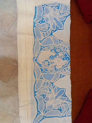 Lenzuolo di lino ricamate a mano