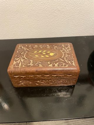 Scatola in legno Indiana intarsiata