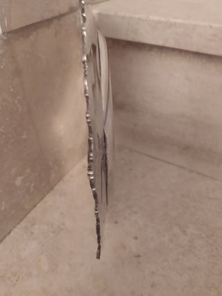 Piatto vecchio in acciaio