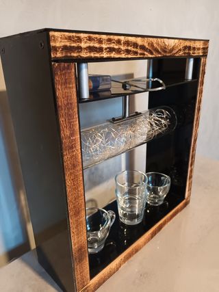 Bacheca led in legno e plexiglass nero