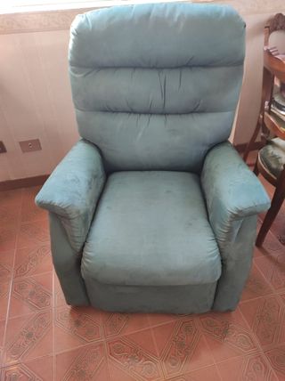 Ottima poltrona quasi nuova a motore