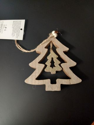 Albero natalizio in legno.