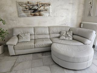 Divano in pelle . Poltrone e sofà.