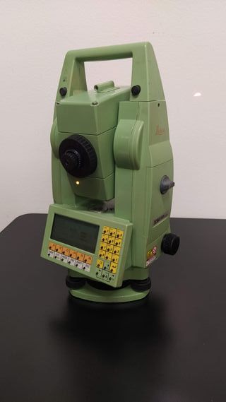 Stazione totale Leica