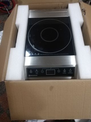 Piastra ad induzione digitale 3500w.