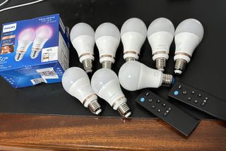 n.8 lampadine smart Philips Wiz + n.2 telecomando