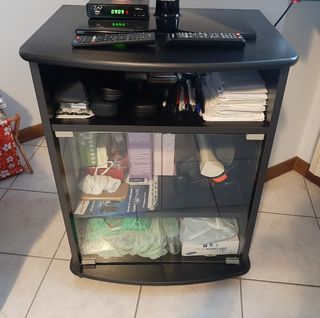 Mobiletto TV con rotelle