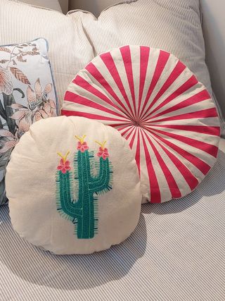 Set di due cuscini decorativi Tiger