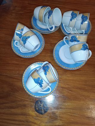 Set di tazzine e piattini