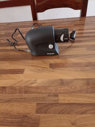 Affilacoltelli elettrico beper
