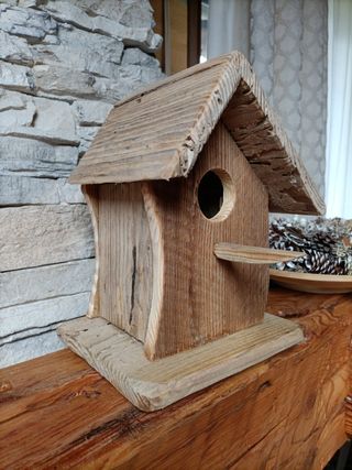 Casetta per uccelli decorativa