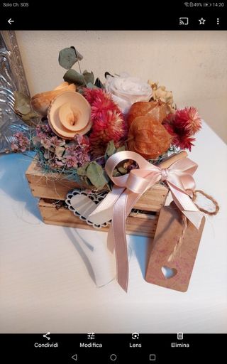 Composizione di fiori stabilizzati