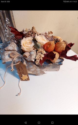 Composizione di fiori stabilizzati