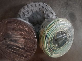 mt. 300 cable - 4 mm. ( gris-marrón-tierra)