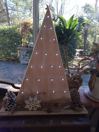 Alberino di Natale illuminato