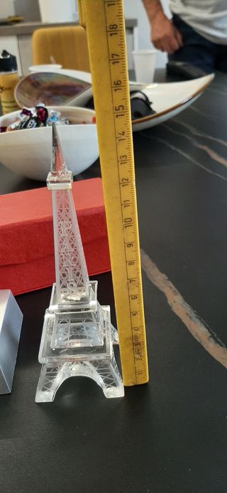 Tour Eiffel in vetro con base luminosa