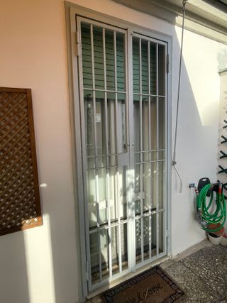 n.3 Inferriate in ferro ad anta battente