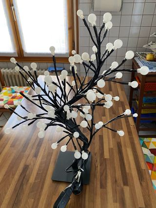 vendo albero di Natale stile moderno,con led