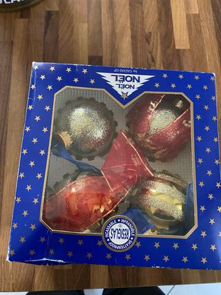 Vendo 85 varie decorazioni Natalizie,e 10 luci