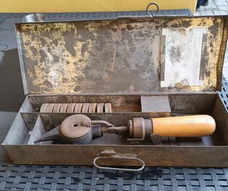 Antico saldatore a stagno per vetrate