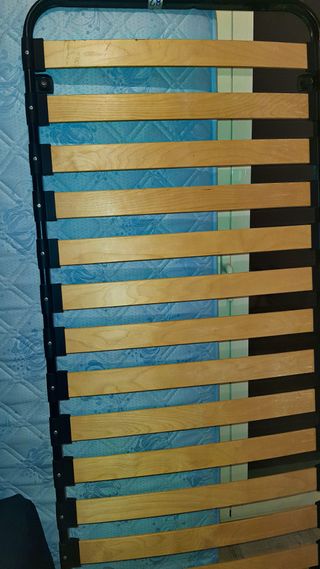 Rete letto con doghe e materasso